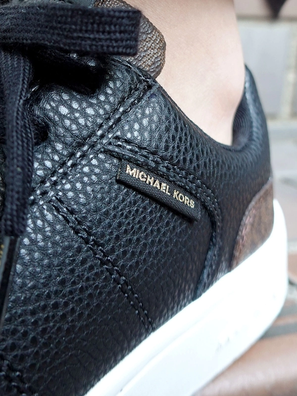 KAI ミックスメディア スニーカーのスタイリング | スナップ詳細